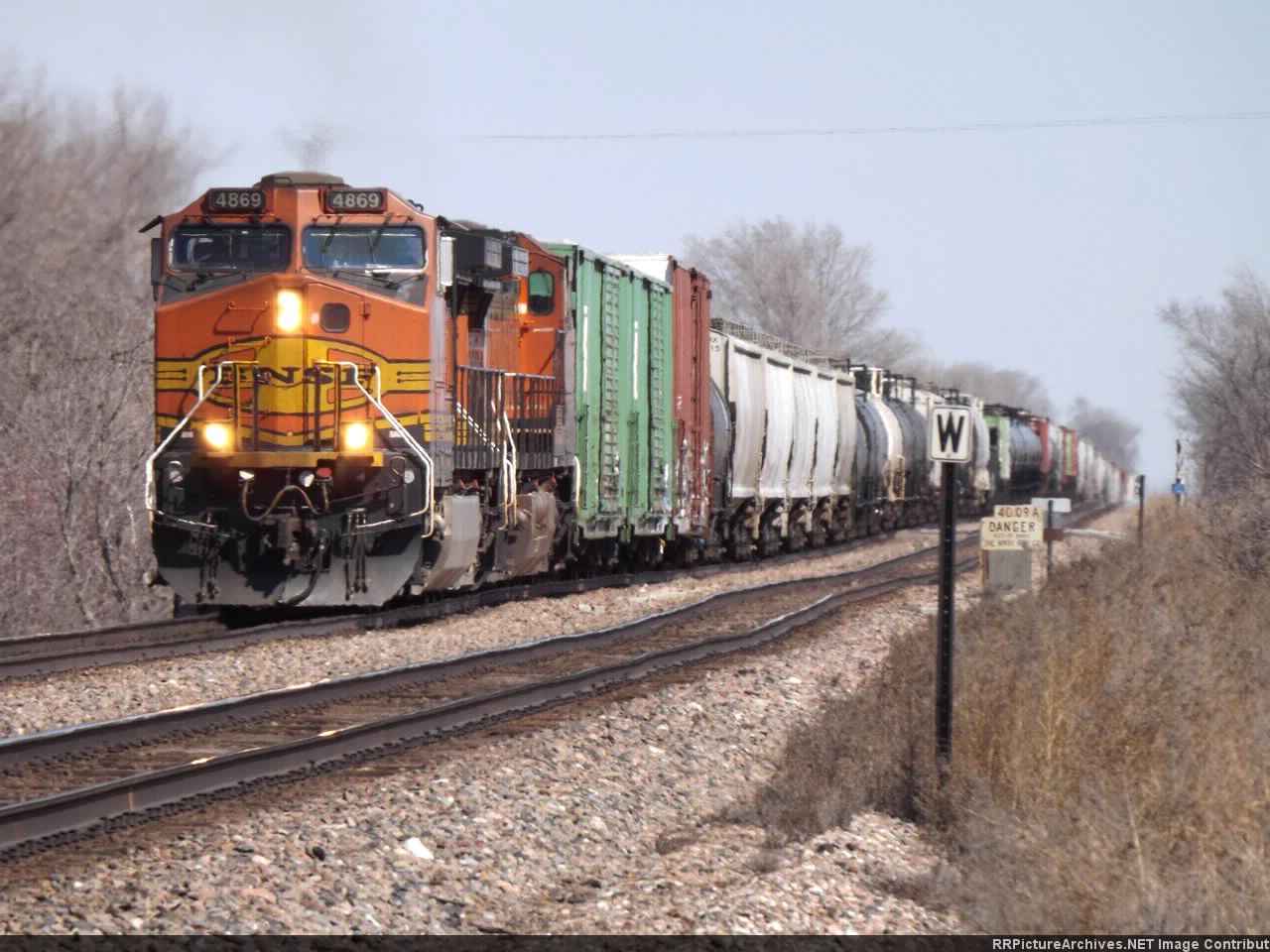 BNSF 4869